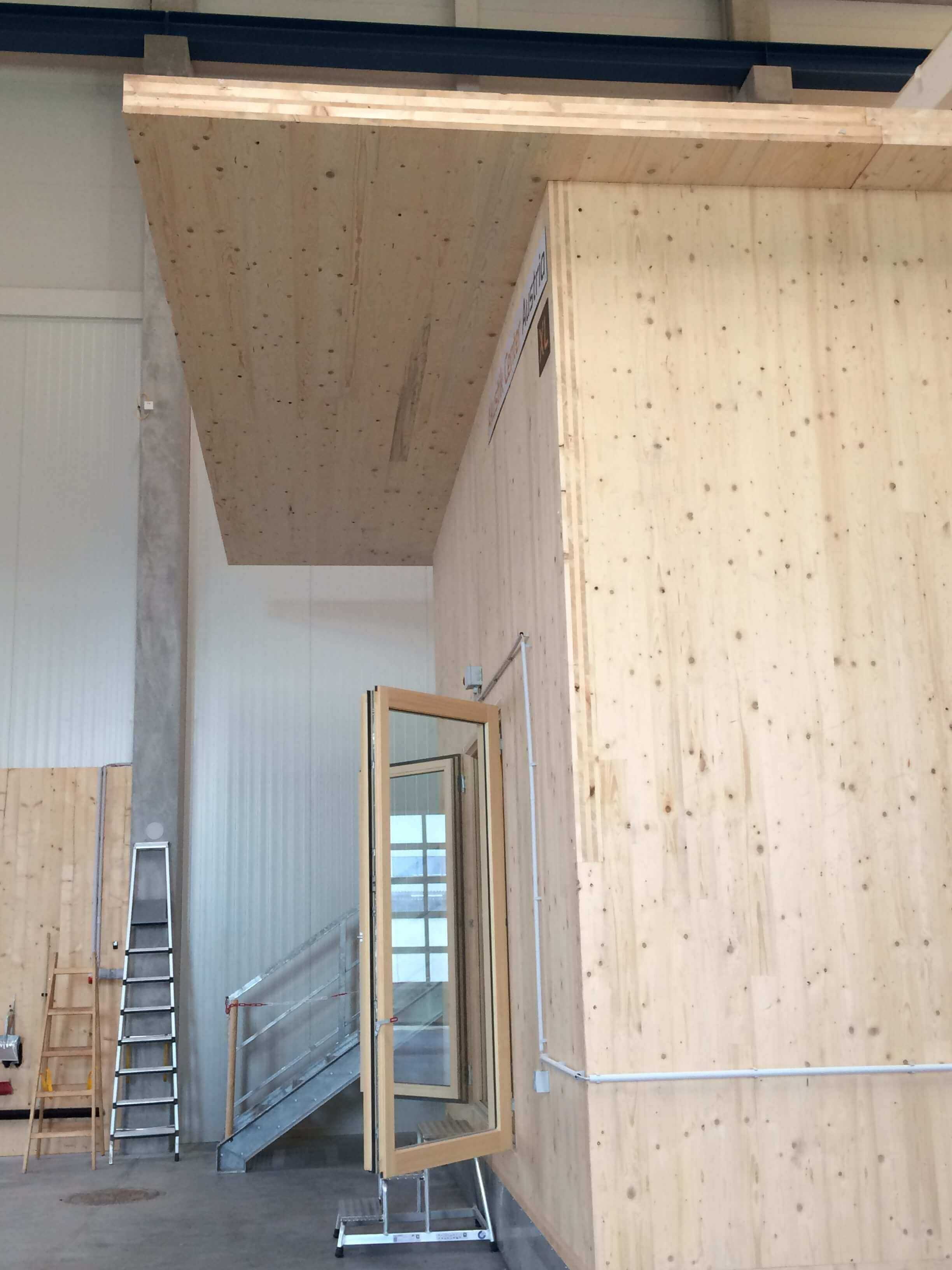 Innovative Connections for CLT Buildings - InnoRenew CoE InnoRenew CoE