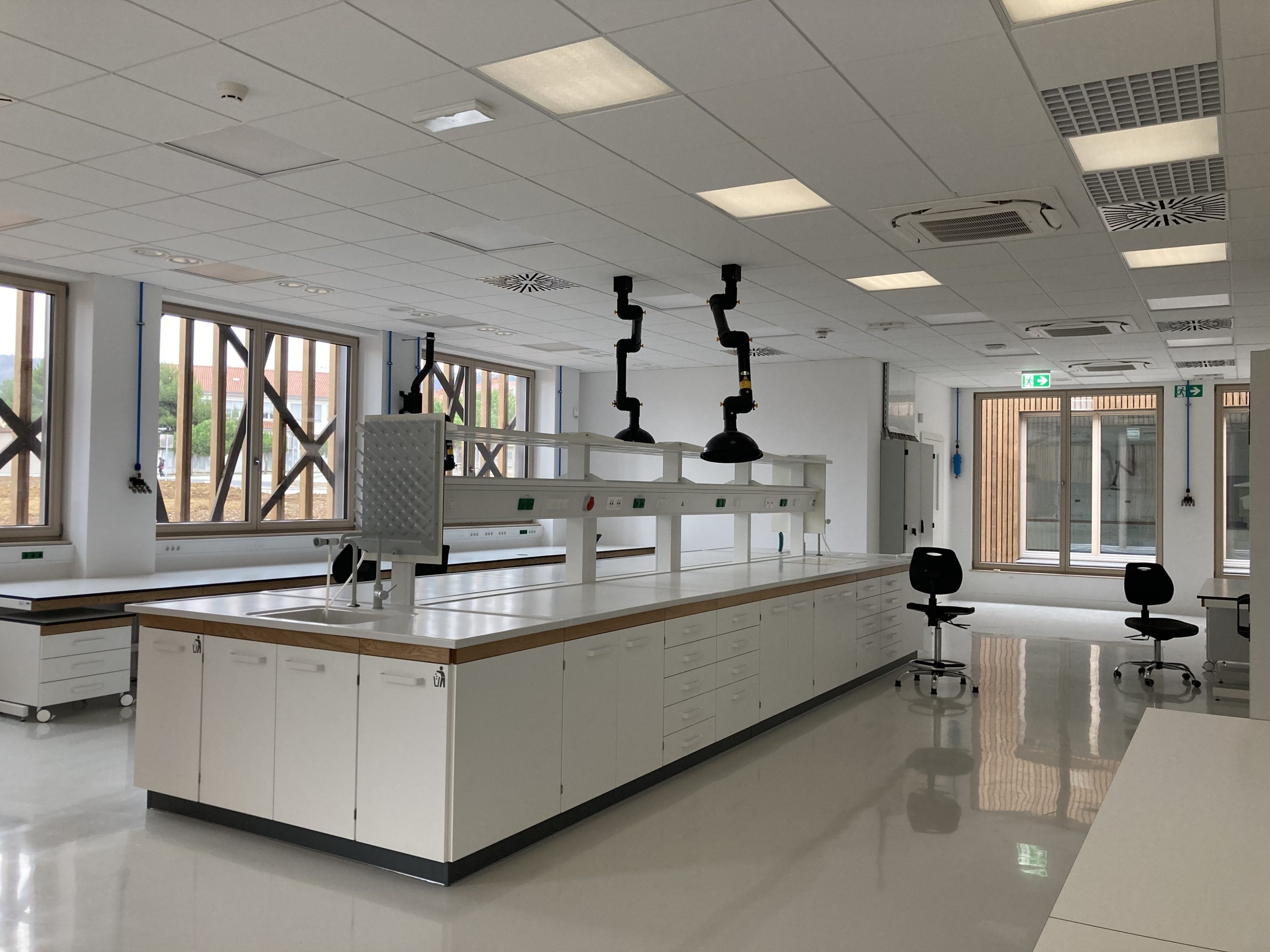 Laboratories - InnoRenew CoE InnoRenew CoE