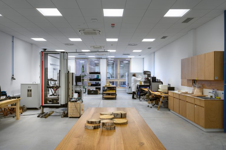 Physical Testing Laboratory - InnoRenew CoE InnoRenew CoE